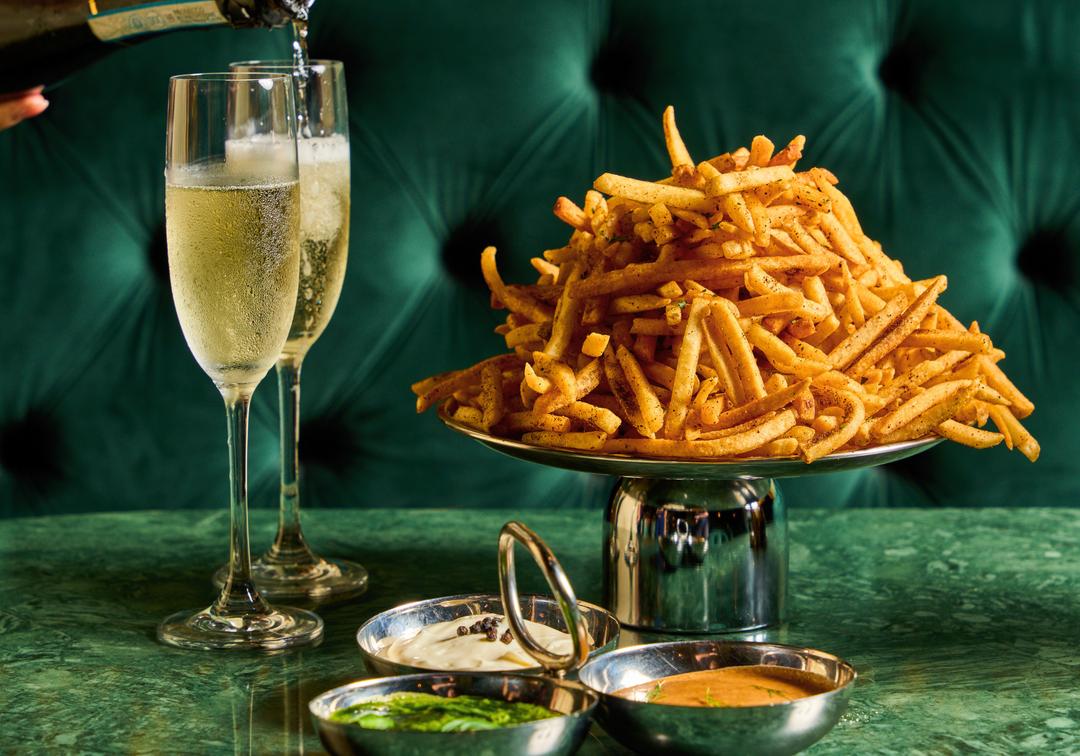 "Fries Before Guys: Triomphe 600g Fries + 2hrs bottomless bubbles ...